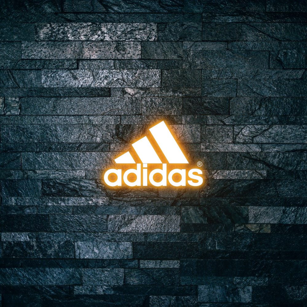 Free Photoshop Light Text Effect Logo Mockup – GraphicsFamily