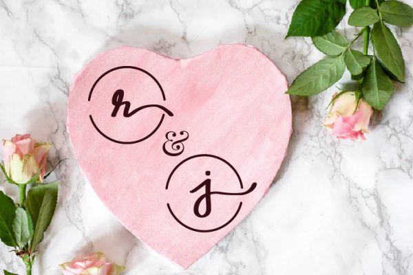 Monogram Feminine Font – GraphicsFamily