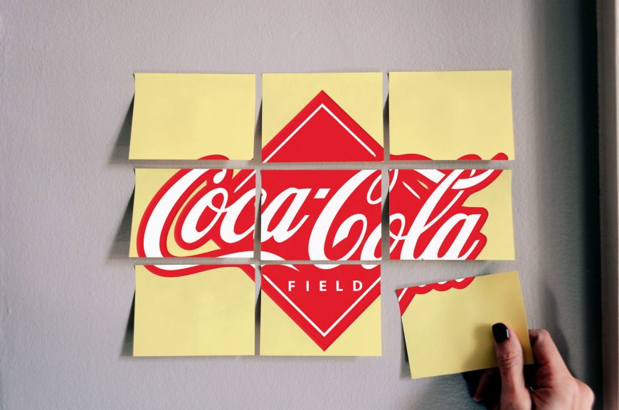 Free Sticky Notes Logo Mockup – GraphicsFamily