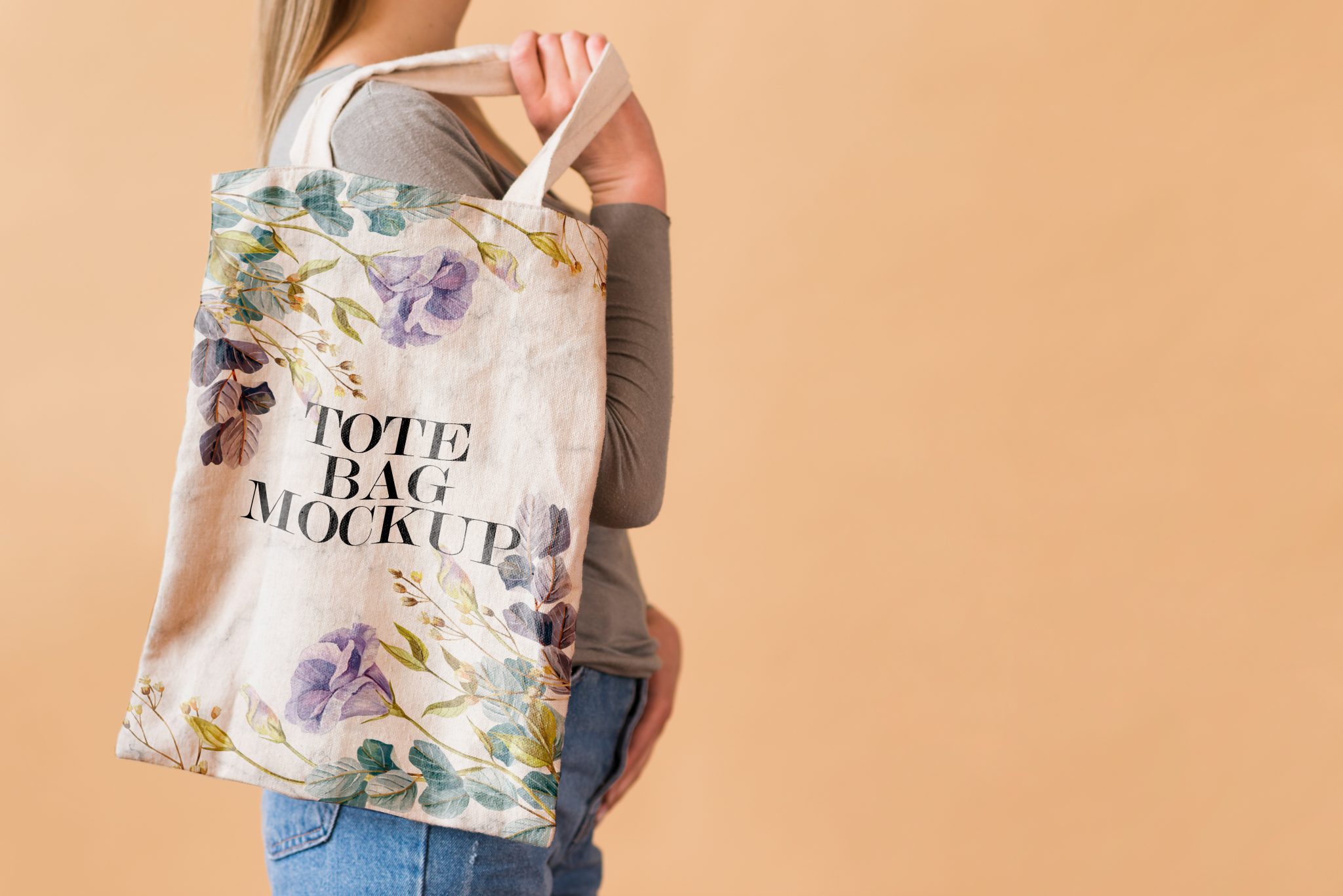 Free Tote Bag Design Mockup – GraphicsFamily