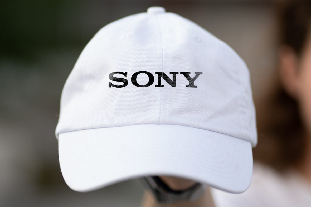 Simple Cap Mockup – GraphicsFamily