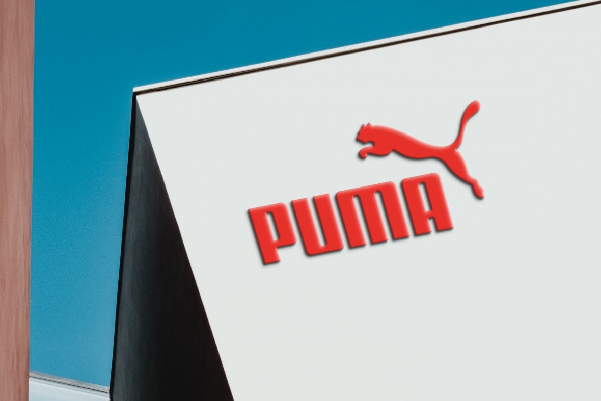 3D Tilted Building Logo Mockup – GraphicsFamily