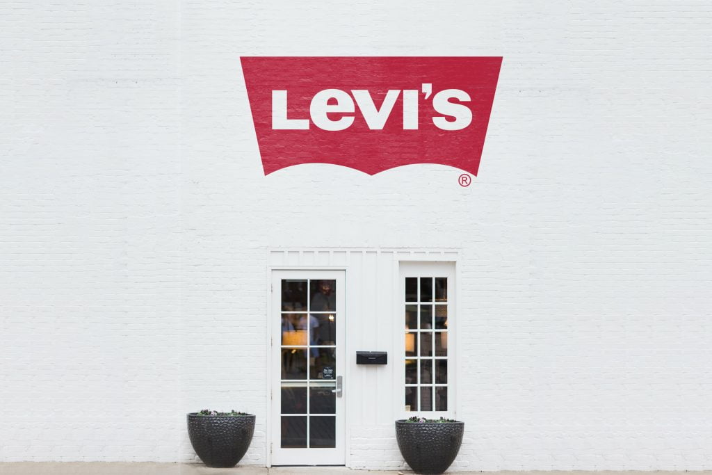 Beautiful Shop Logo Mockup – GraphicsFamily