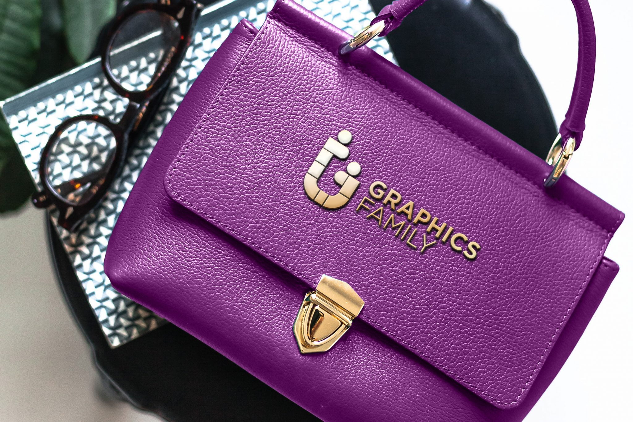 1+ Purse – GraphicsFamily